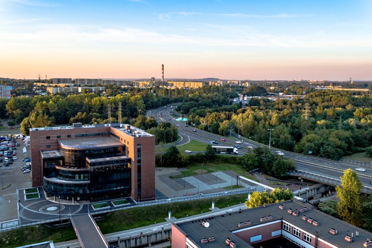 Uczelnia Uniwersytet Ekonomiczny w Katowicach (UE)